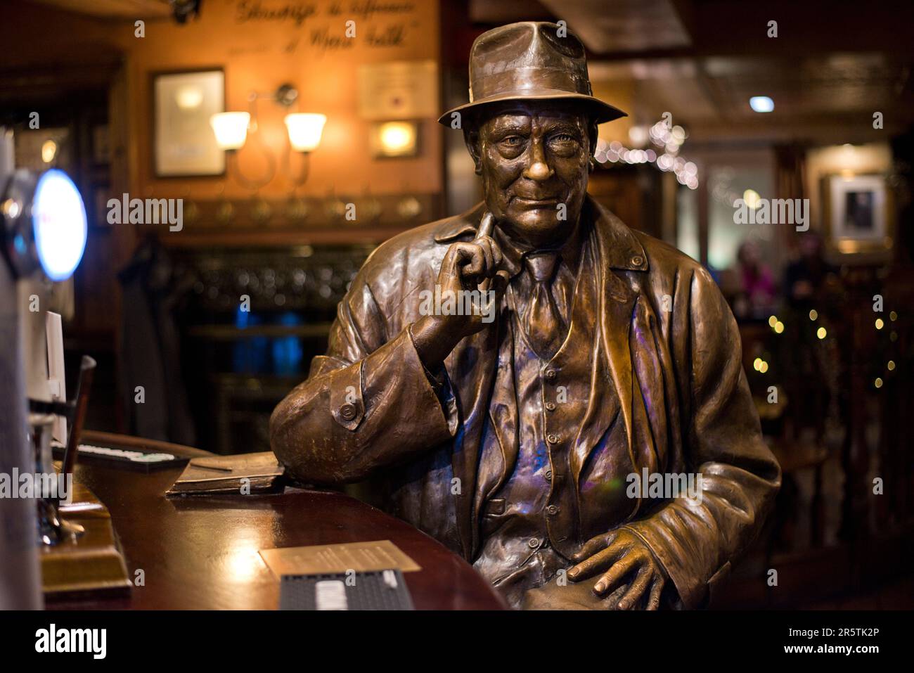 Statue of English Artist L. S. Lowry situated sat at the bar in Sams ...