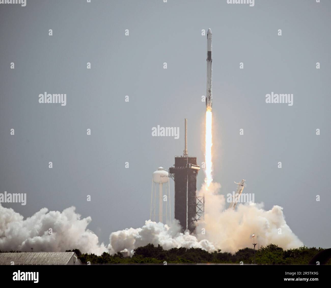 Kennedy Space Center, Florida, USA. 5th June, 2023. A SpaceX Falcon 9 ...