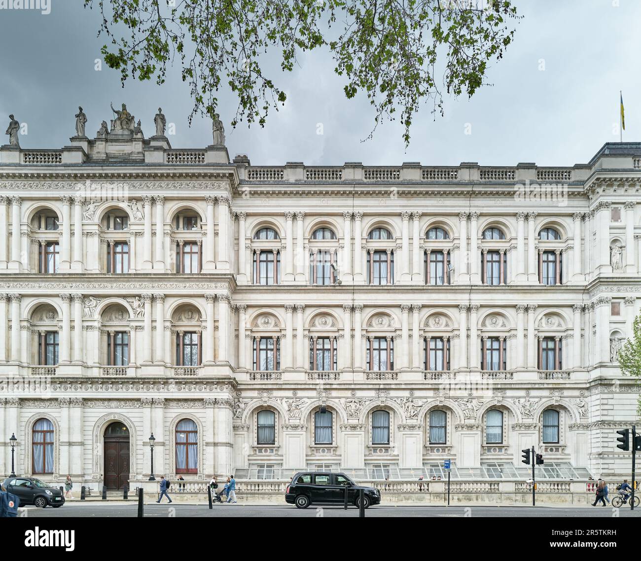 Commonwealth office on whitehall hi-res stock photography and images ...