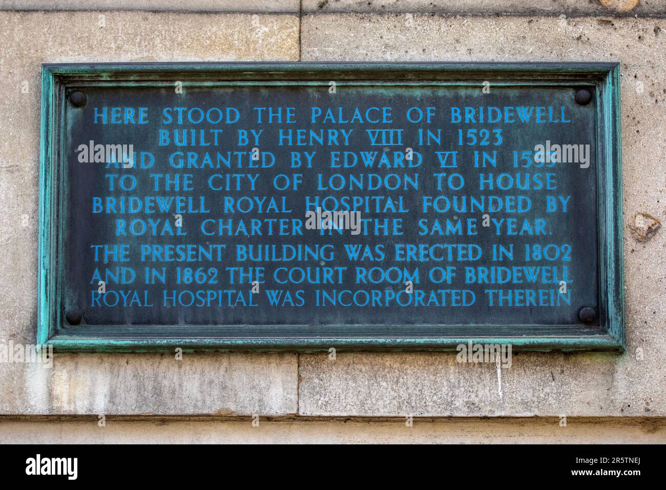 London, UK - April 20th 2023: A plaque on the exterior of a building ...