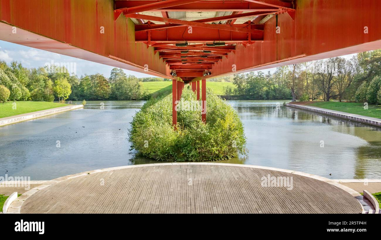 The Pont Rouge in Cergy, France Stock Photo - Alamy