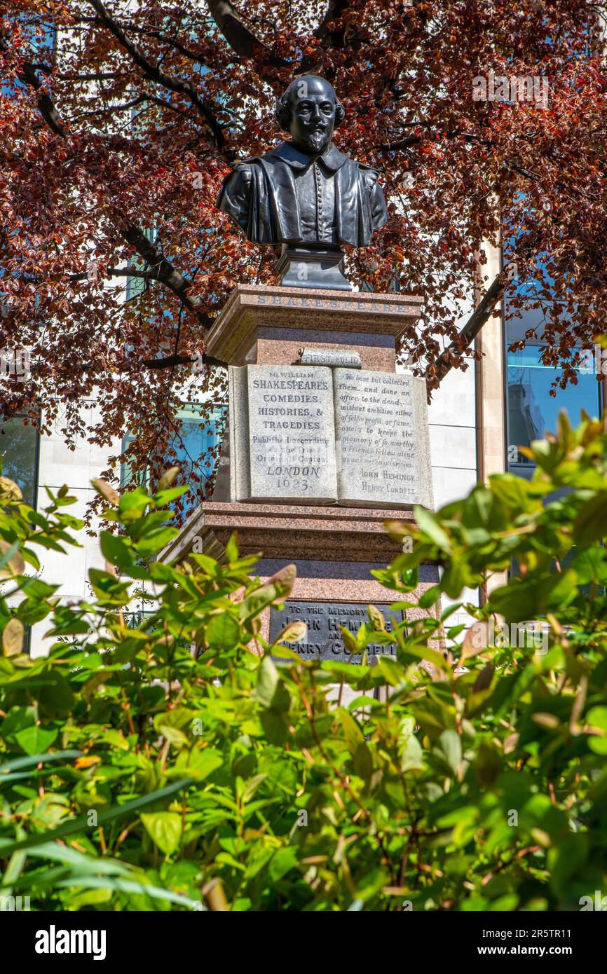 London, UK - April 20th 2023: Bust of famous playwright William ...