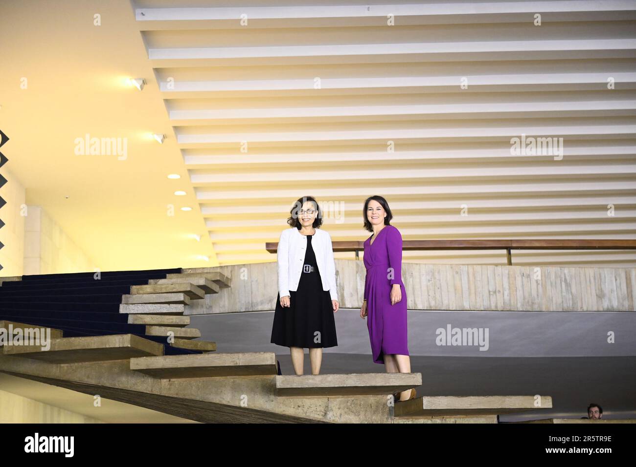 Brasilia, Brazil. 05th June, 2023. Annalena Baerbock (l, Bündnis 90/Die ...