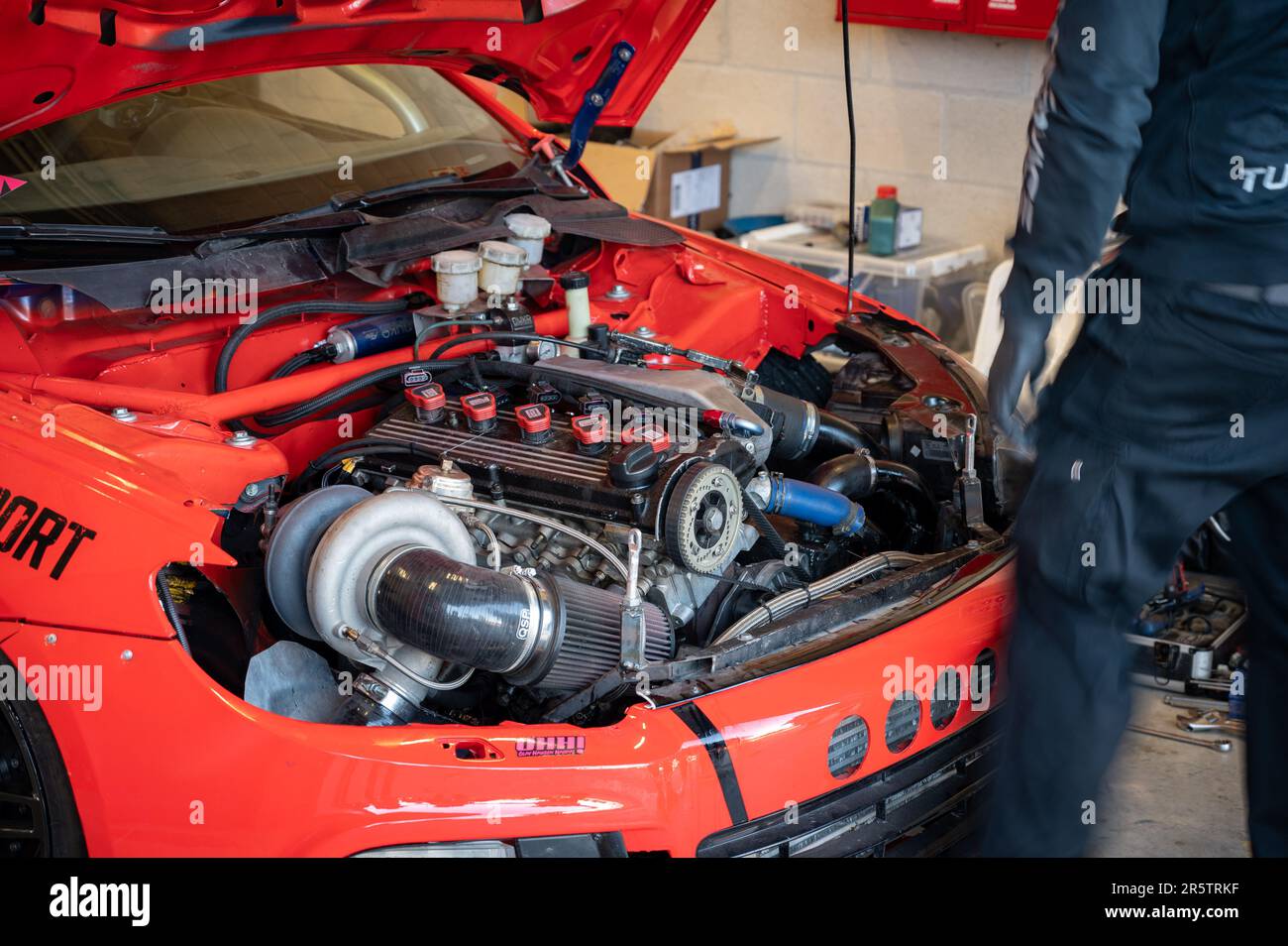 Third mechanic hi-res stock photography and images - Alamy