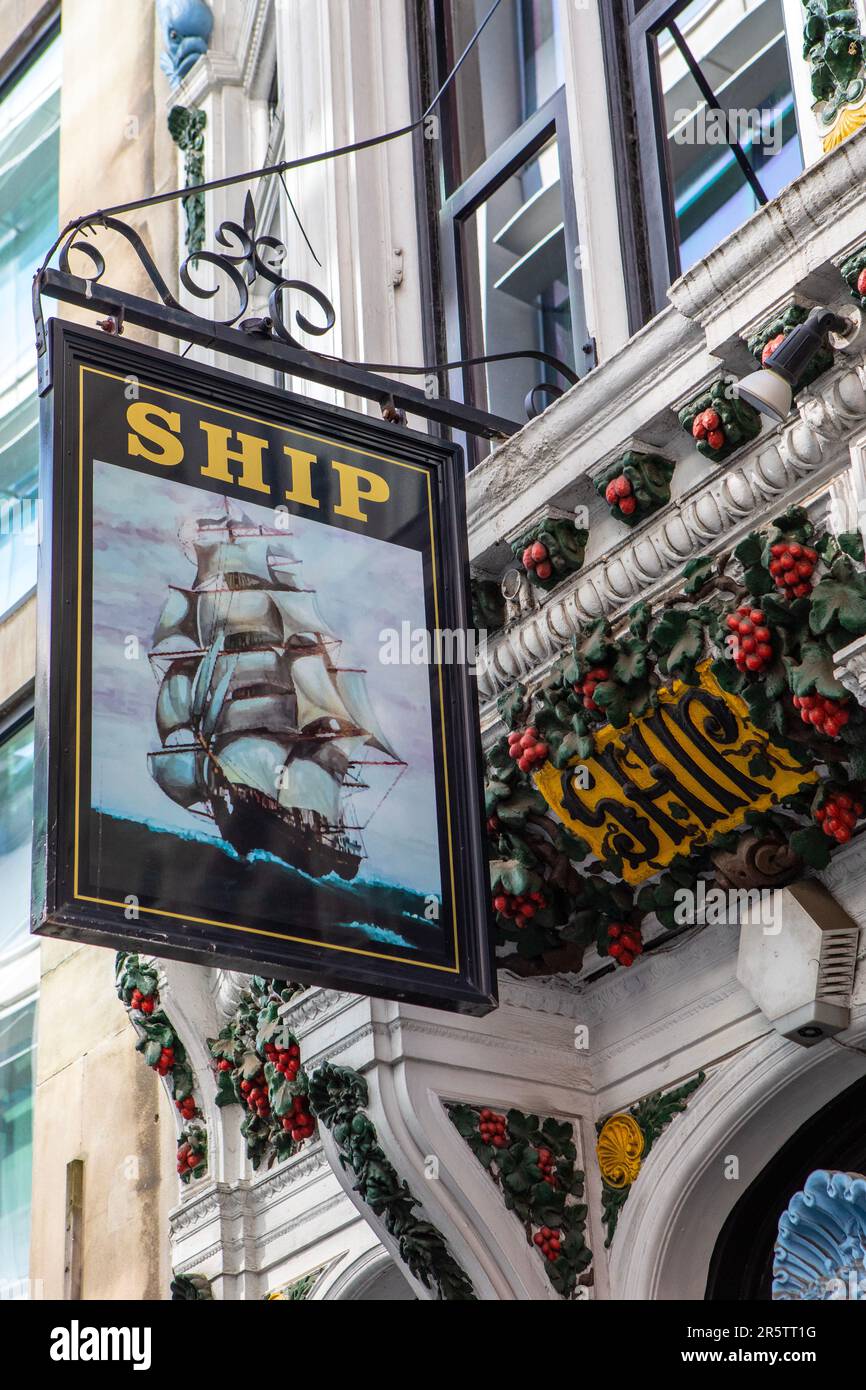 London, UK - April 17th 2023: The vintage signboard on the exterior of ...