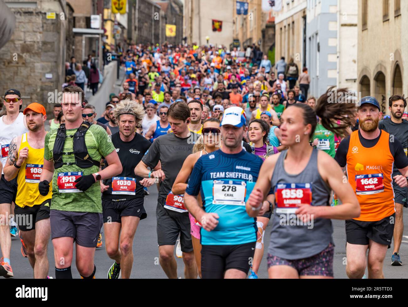 Huge crowd of runners running in Edinburgh Marathon 2023, Canongate ...