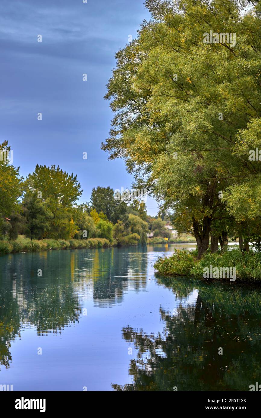 Tranquil scene pond water hi-res stock photography and images - Alamy