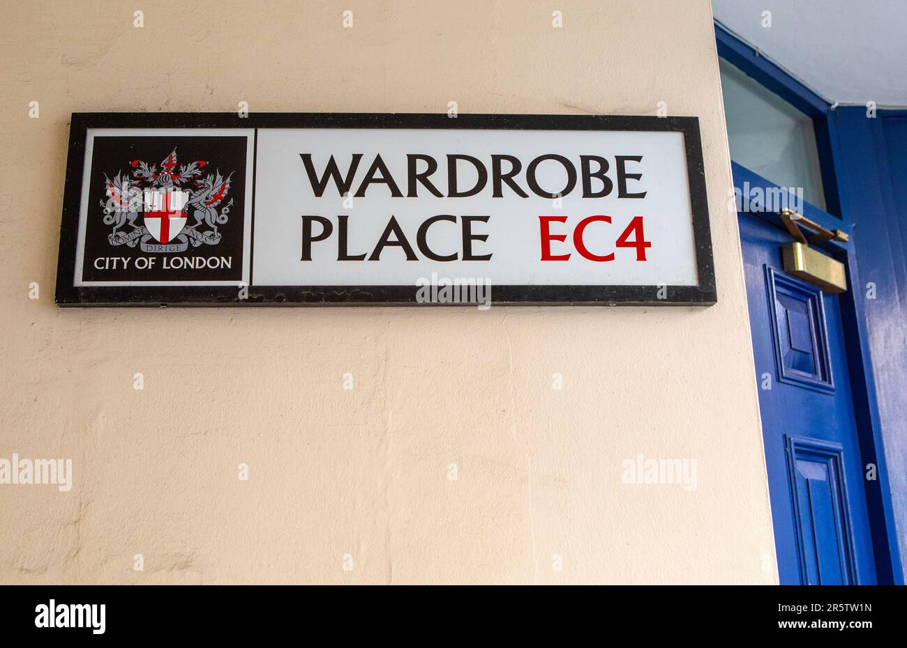 Kings place london signage hi-res stock photography and images - Alamy