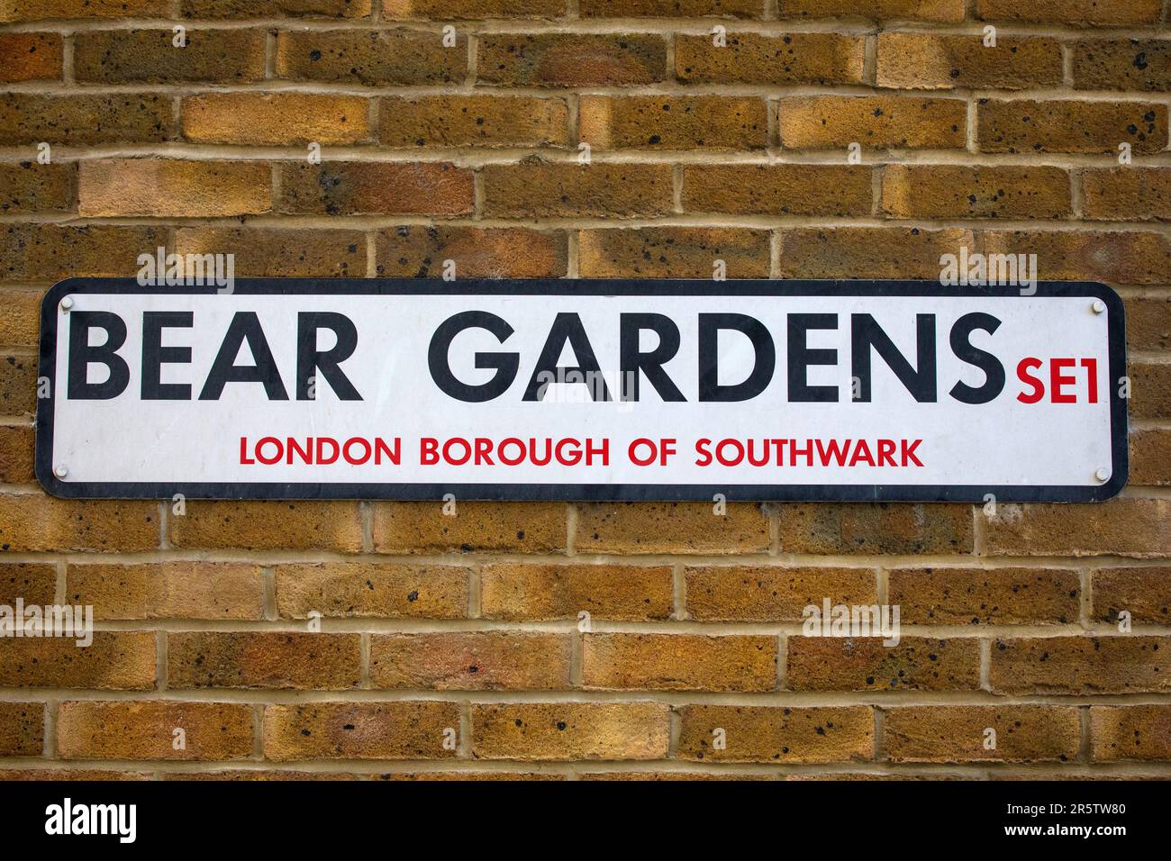 17th century signage hi-res stock photography and images - Alamy