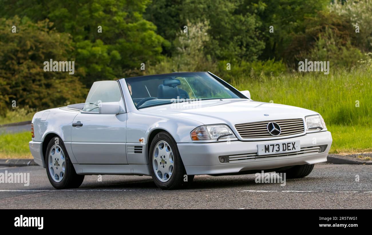 Stony Stratford,UK - June 4th 2023: 1995 MERCEDES-BENZ SL classic car ...