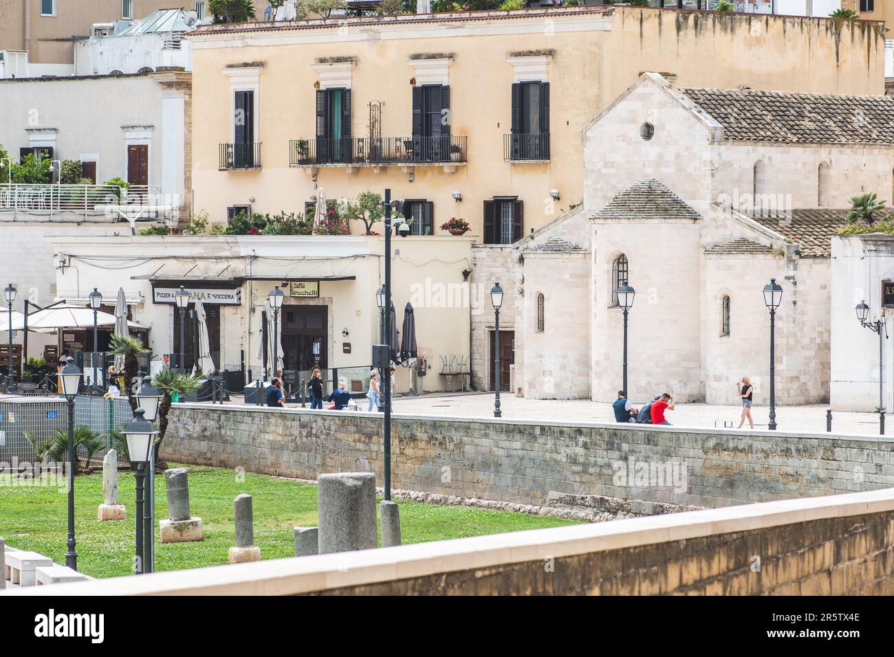 Piazza del Ferrarese in Bari old town, Puglia, Italy with stone walls ...