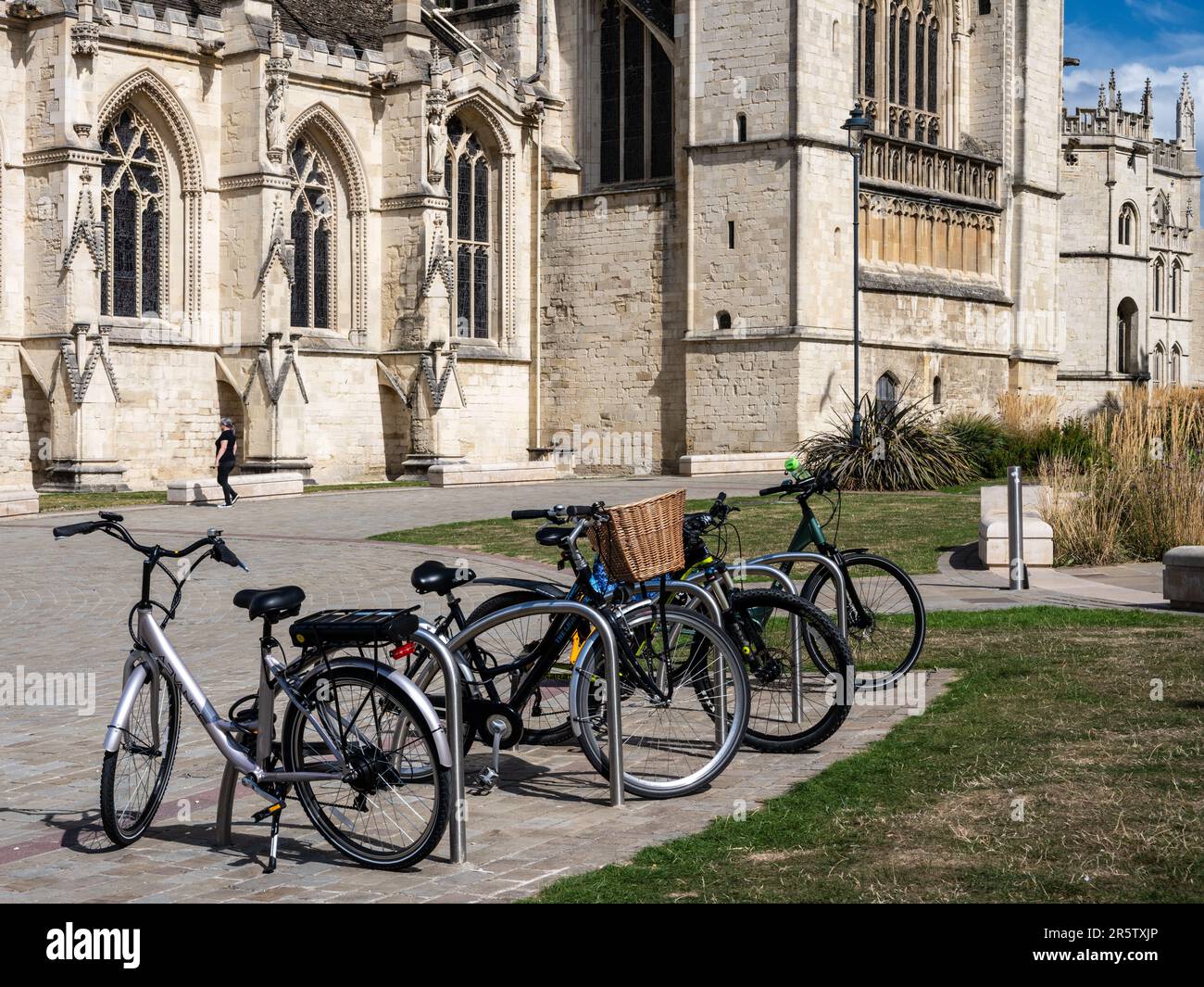 Gloucester cathedral gothic architecture hi-res stock photography and ...