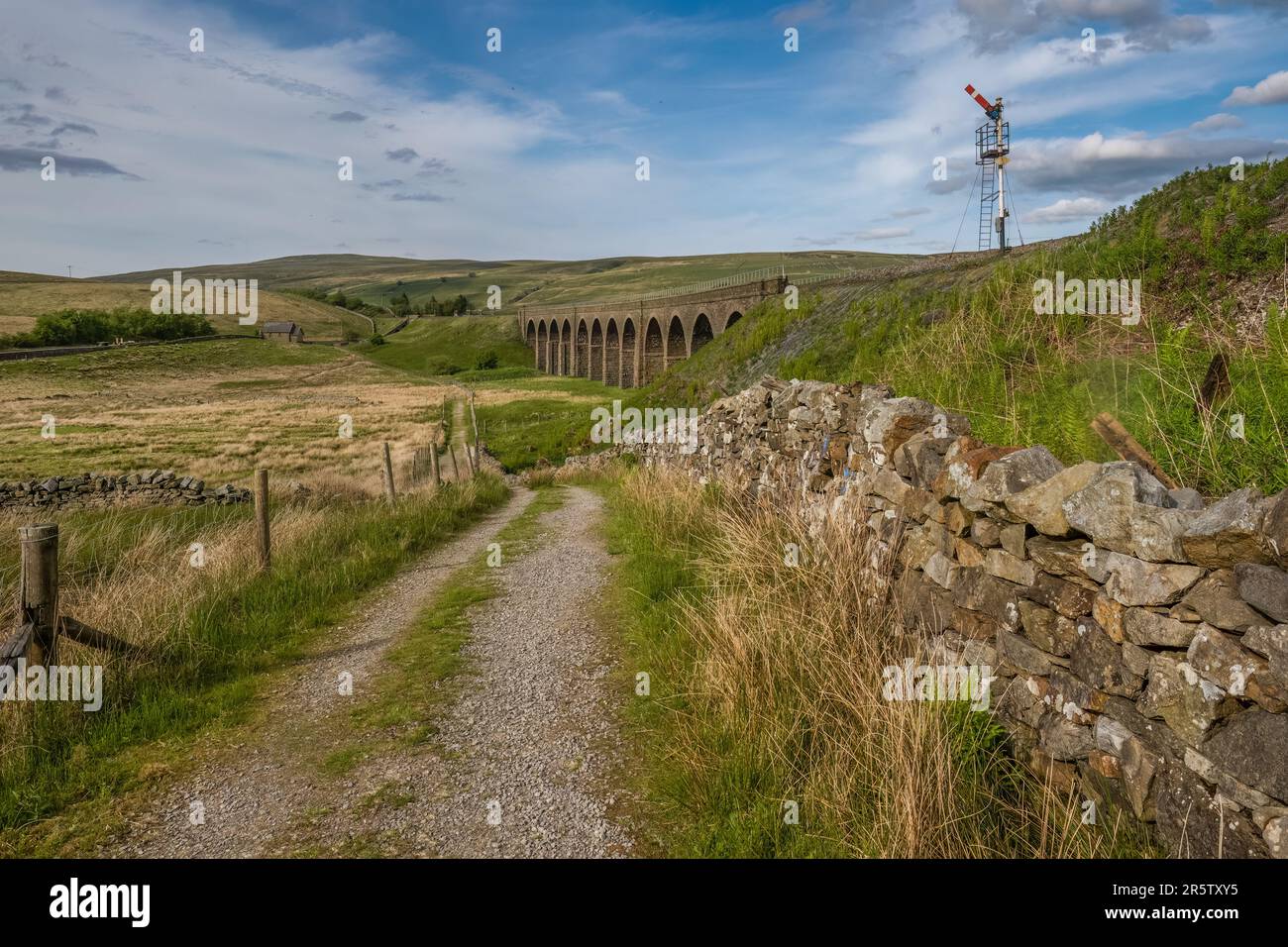 27.06.23 Garsdale Head, Cumbria, UK. Dandry Mire Viaduct is a railway ...
