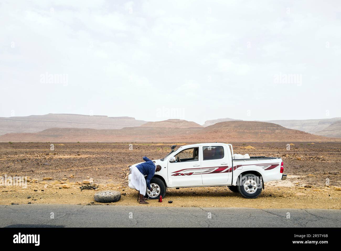 Mauritania, Adrar region, surroundings of Atar, broken down car Stock ...
