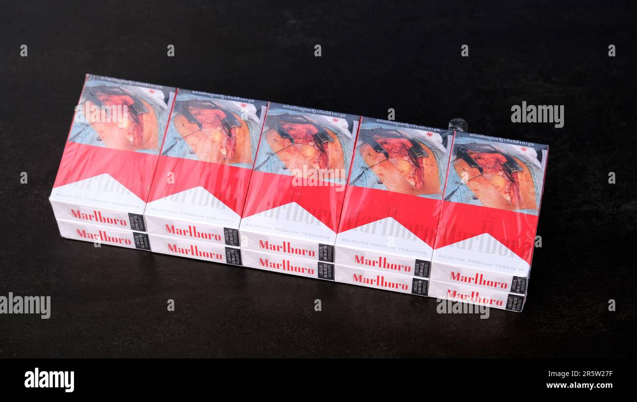Marlboro brand cigarettes brand hi-res stock photography and images - Alamy