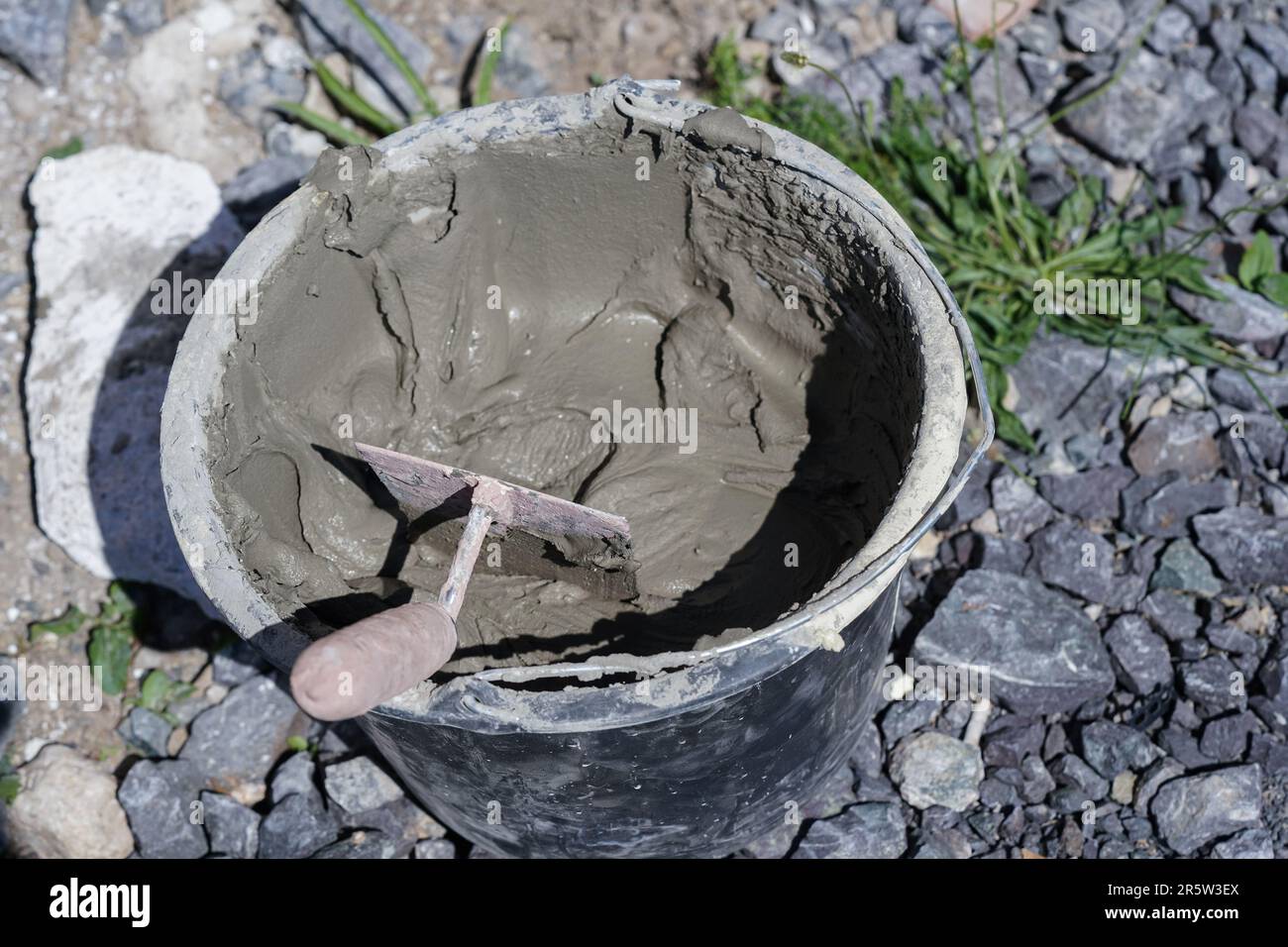 Wet cement trowel detail hi-res stock photography and images - Alamy
