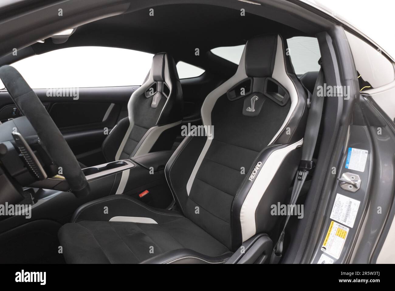 Car side open door hi-res stock photography and images - Alamy