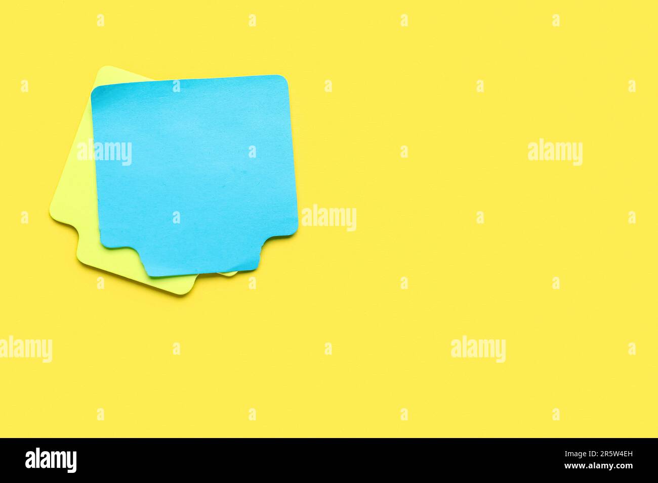 Sticky notes on yellow background. Update concept Stock Photo - Alamy