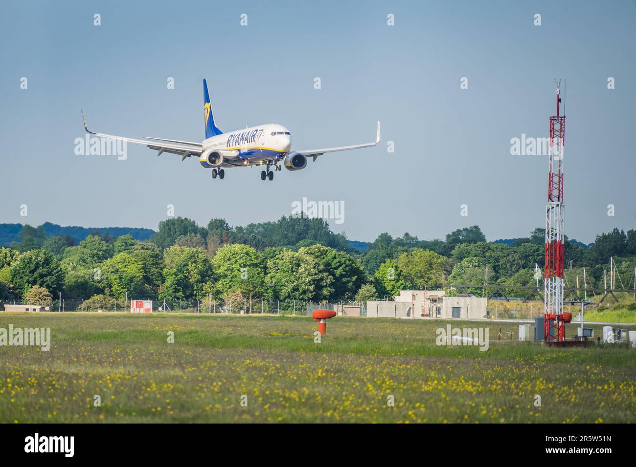 Glasgow Airport, Scotland , UK , 05TH JUNE 2023, Planes landing and ...