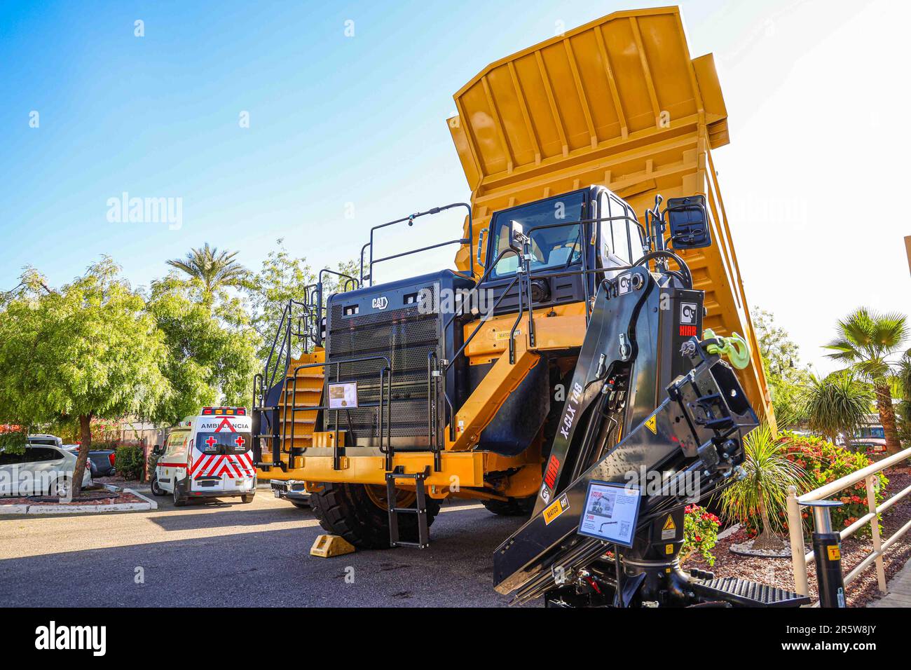 mining truck or yucle, Cat® 980 Wheel Loader, trascavo, boytec drill ...