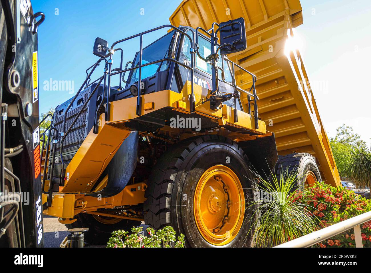 mining truck or yucle, Cat® 980 Wheel Loader, trascavo, boytec drill ...