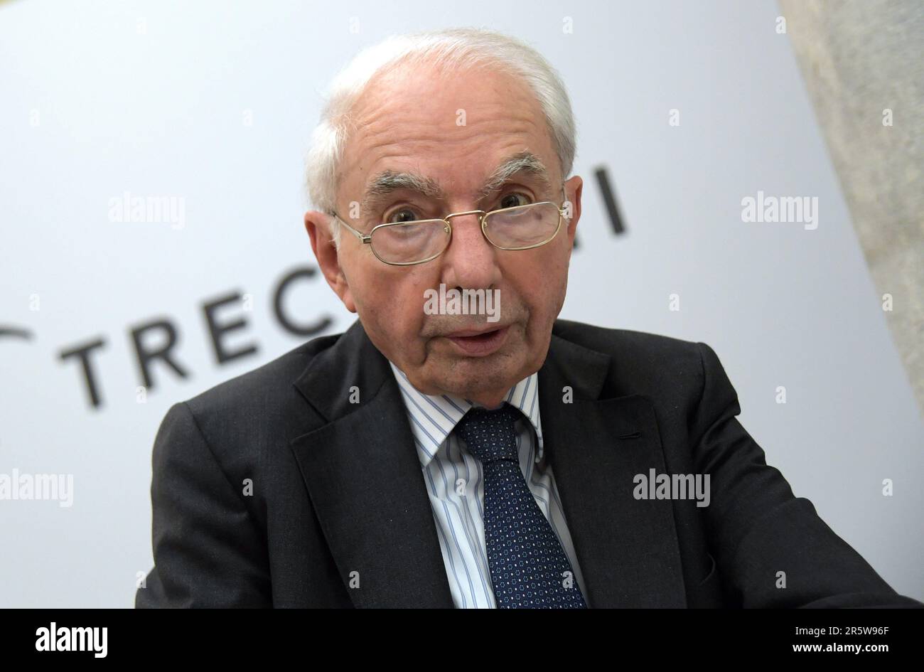 Jean giuliano hi-res stock photography and images - Alamy