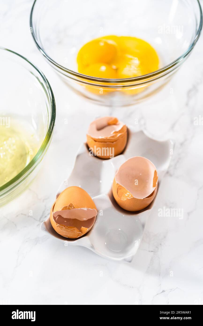 Hollandaise sauce making hi-res stock photography and images - Alamy