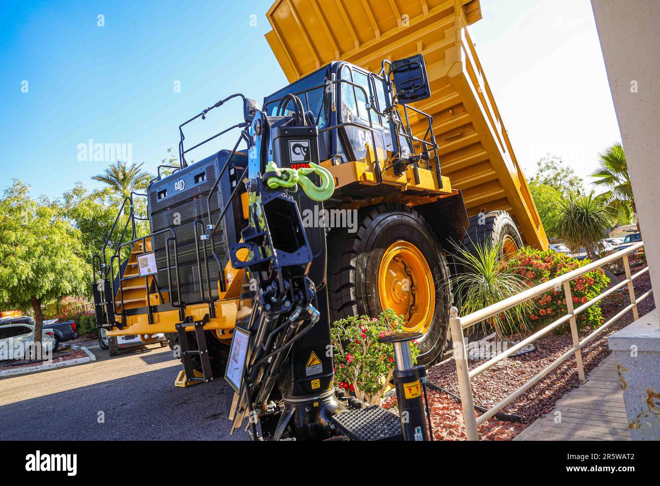 mining truck or yucle, Cat® 980 Wheel Loader, trascavo, boytec drill ...