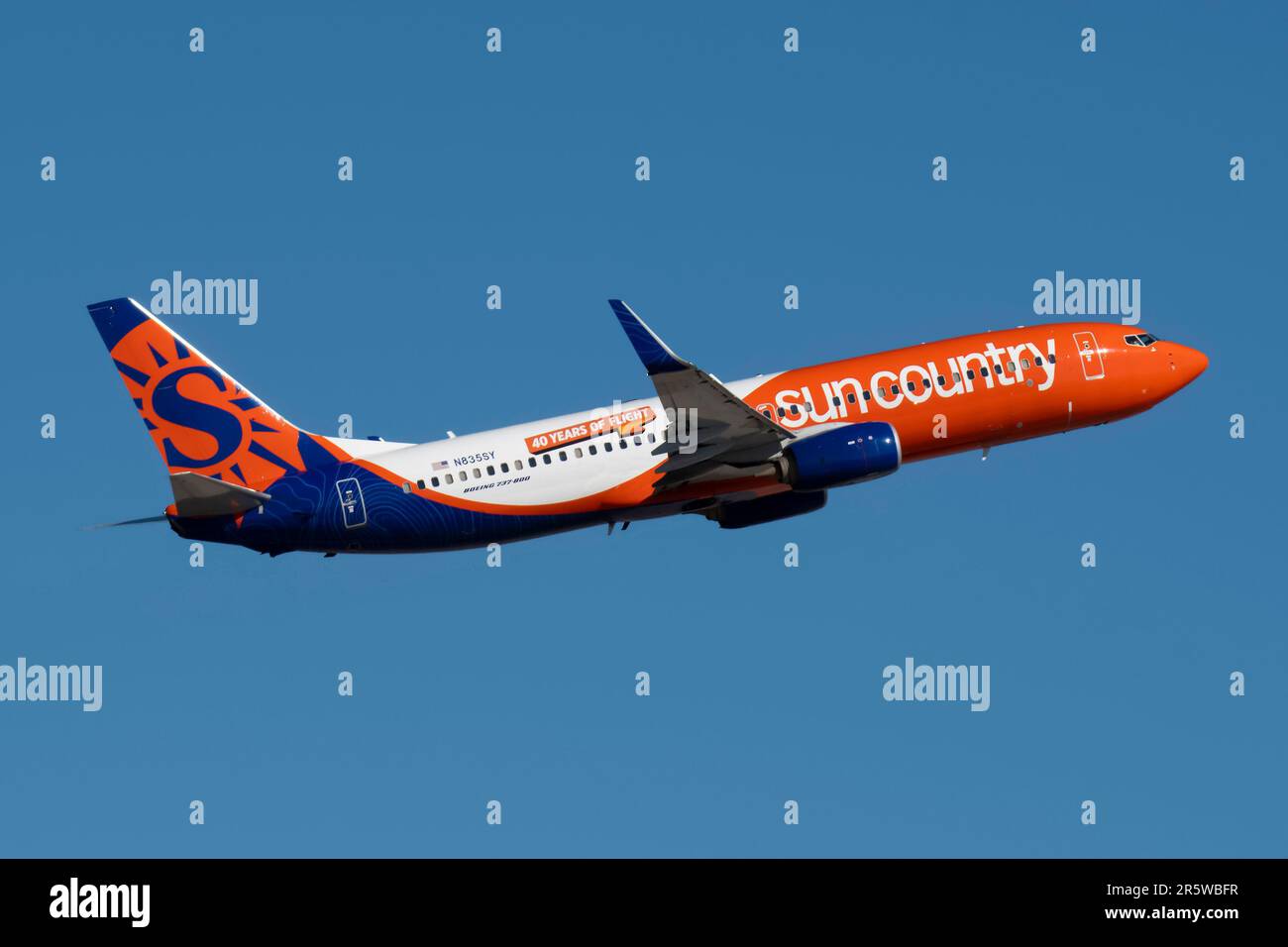 Sun Country Airlines 737-800 N835SY originally flew with Air Dubai ...
