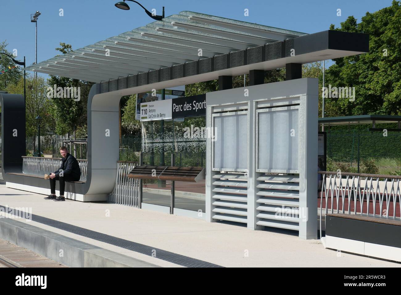 Paris, Straßenbahnstrecke T10 // Paris, Tramway Line T10 Stock Photo ...