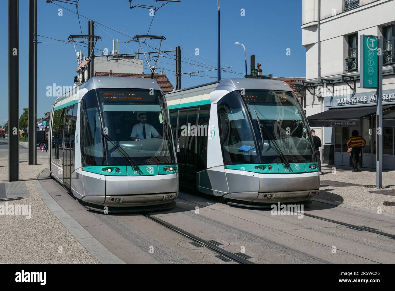 Paris, Tramway T6, Pavé Blanc // Paris, Tramway T6, Pavé Blanc Stock ...