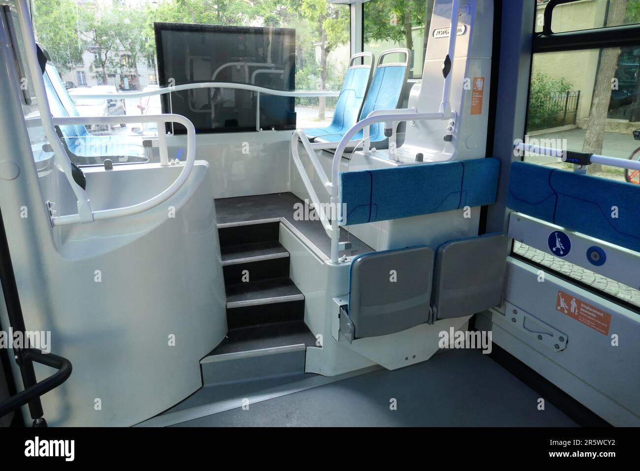 Paris, Elektrobus Alstom Aptis // Paris, Electric Bus Alstom Aptis ...