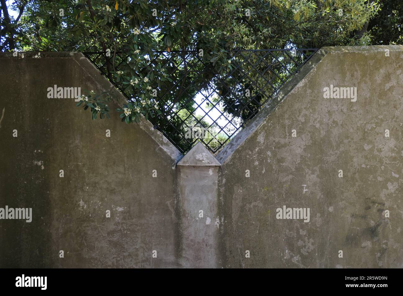 Venedig, Biennale 2023, Giardini, Pavillon von Venezuela von Carlo Scarpa // Venice, Biennale ...