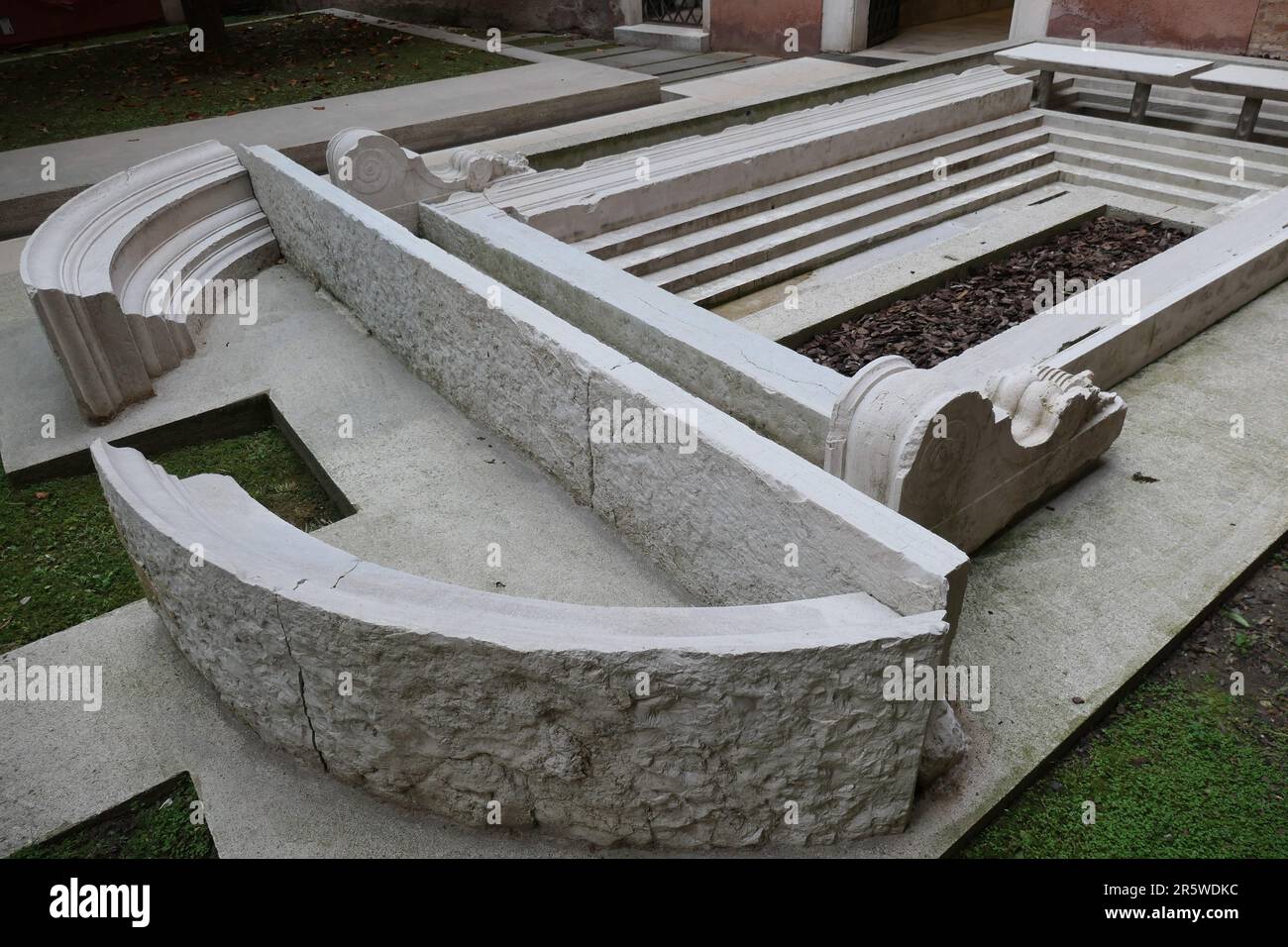 Venedig, Carlo Scarpa, Eingang Tolentini, Università Iuav // Venice ...