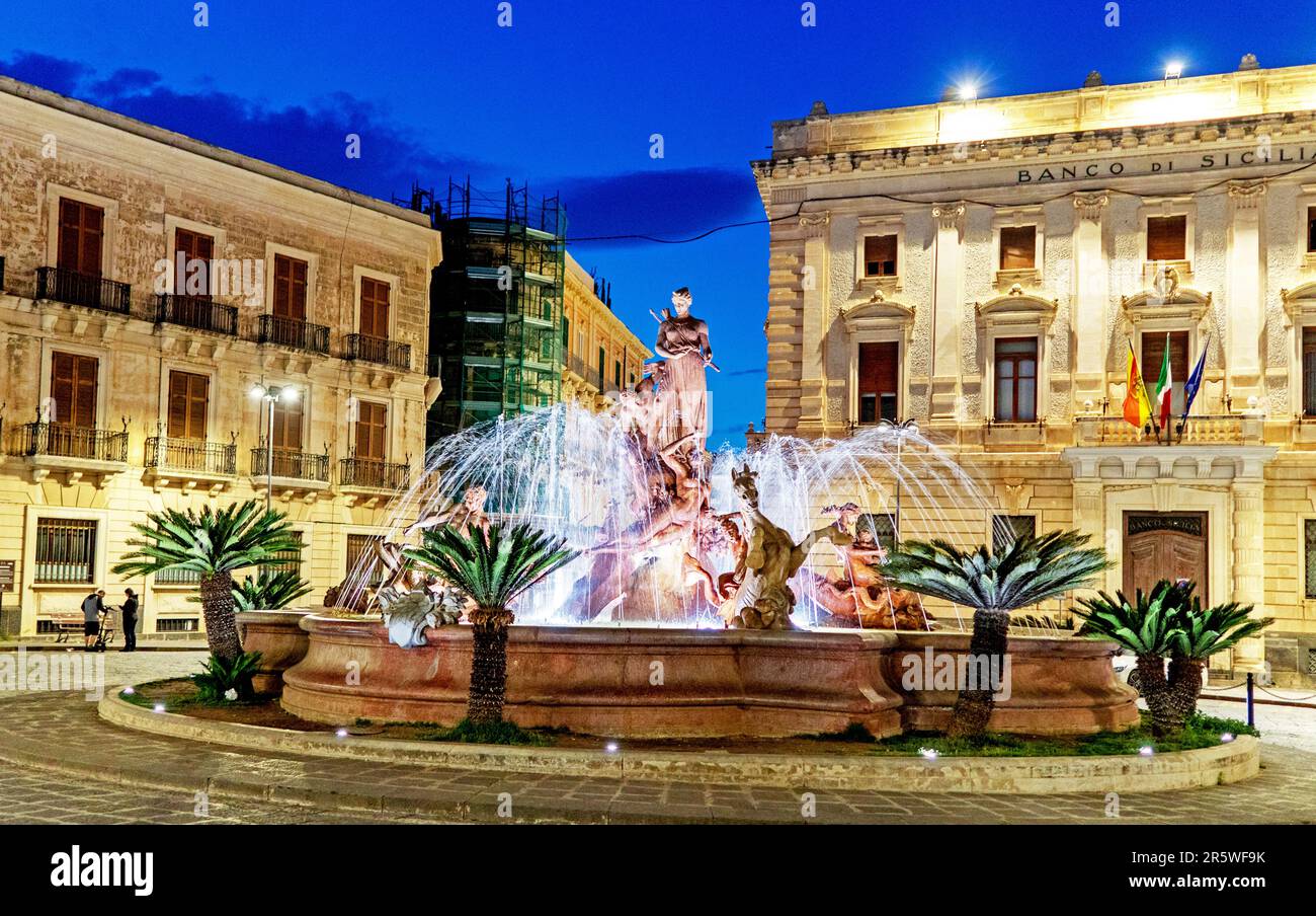 The Fountain in Archimedes Square In Ortigia Siracusa Sicily Italy at ...