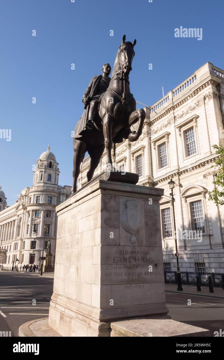 Alfred Frank Hardiman's equestrian statue of Field Marshal Earl Haig on ...