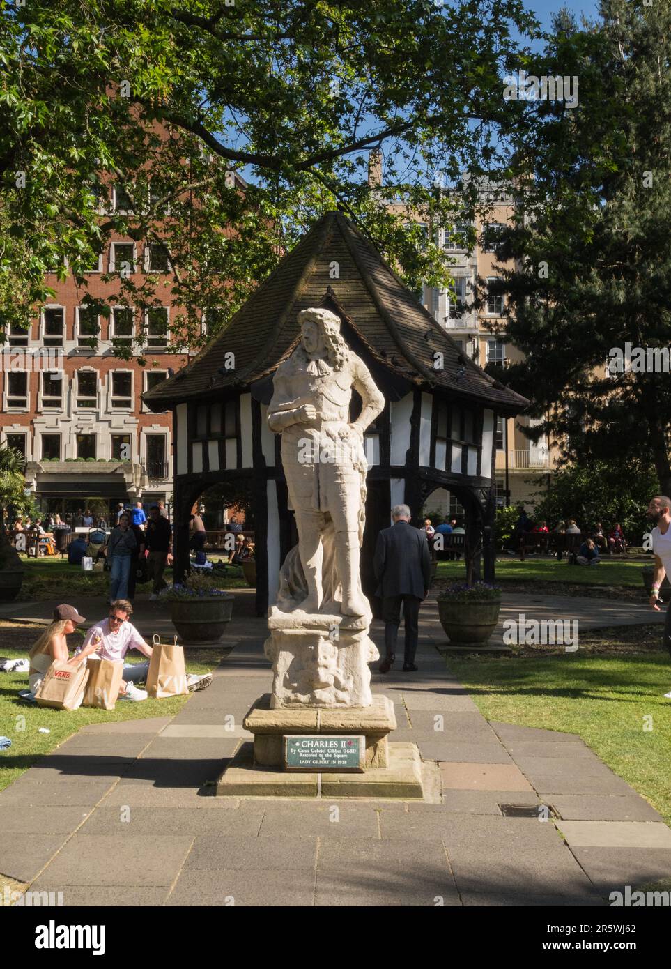 Statue of King Charles 11 in Soho Square Gardens, Soho Square, Soho ...