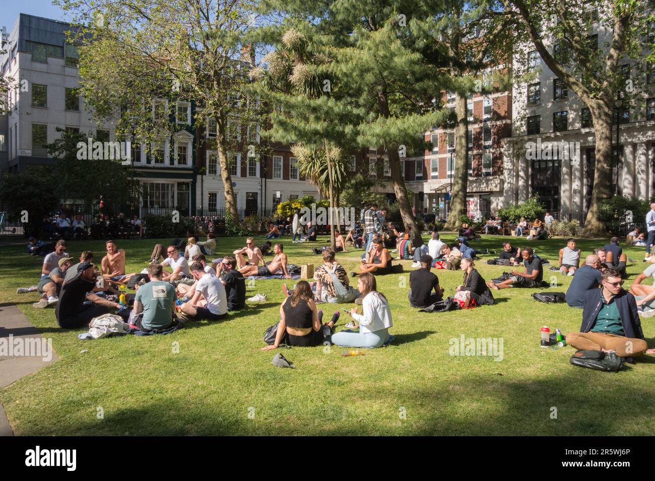 Timber framing tudor architecture hi-res stock photography and images - Alamy