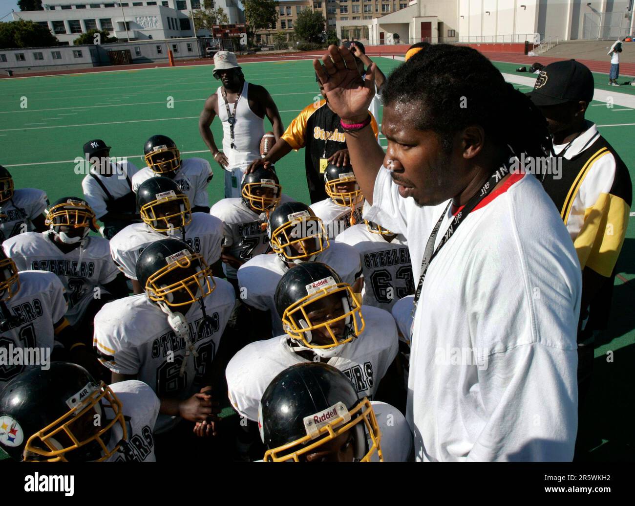 steelers 046 pc.jpg CORRECTED CAPTION BY yip 9/20/04: Football coach ...