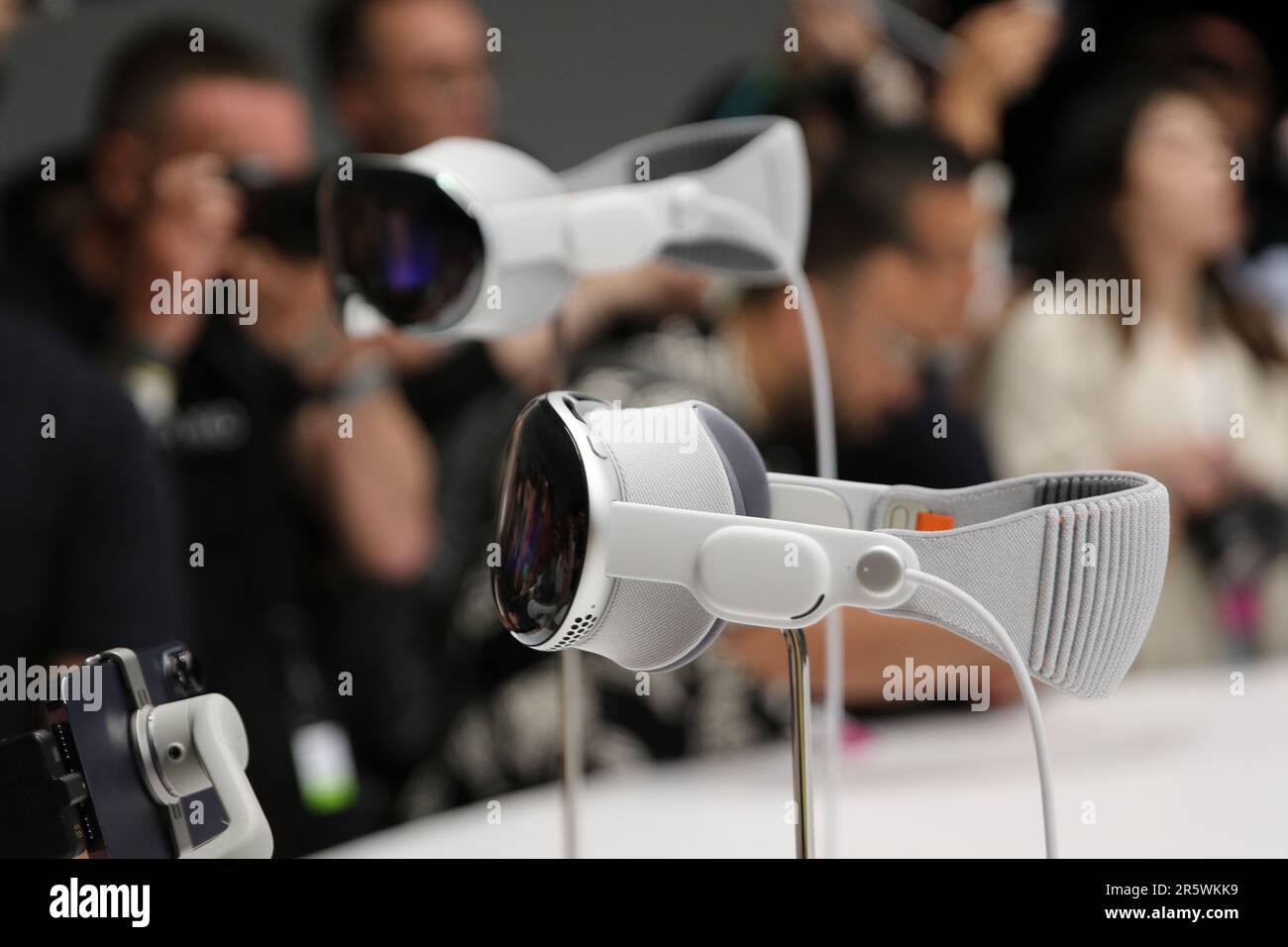 Apple vision pro headset hi-res stock photography and images - Alamy