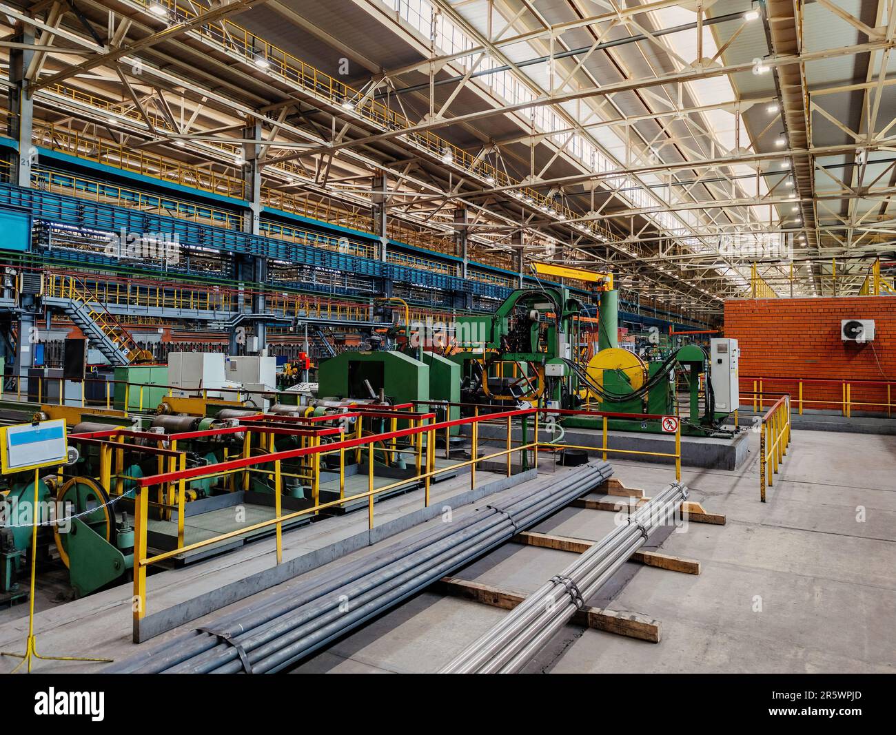 Smelting factory overhead crane hi-res stock photography and images - Alamy