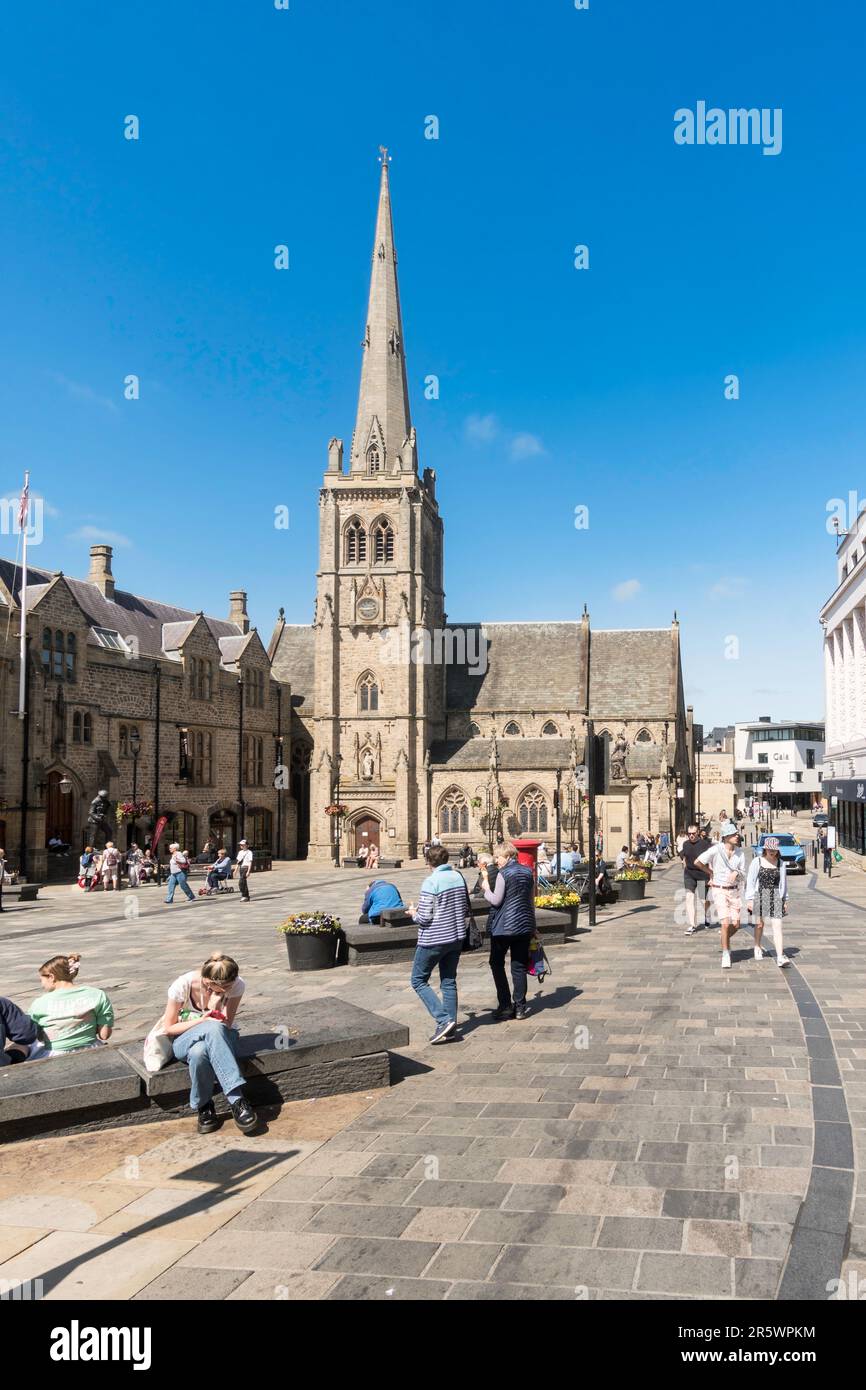 People visiting Durham City market place, Co. Durham, England, UK Stock ...