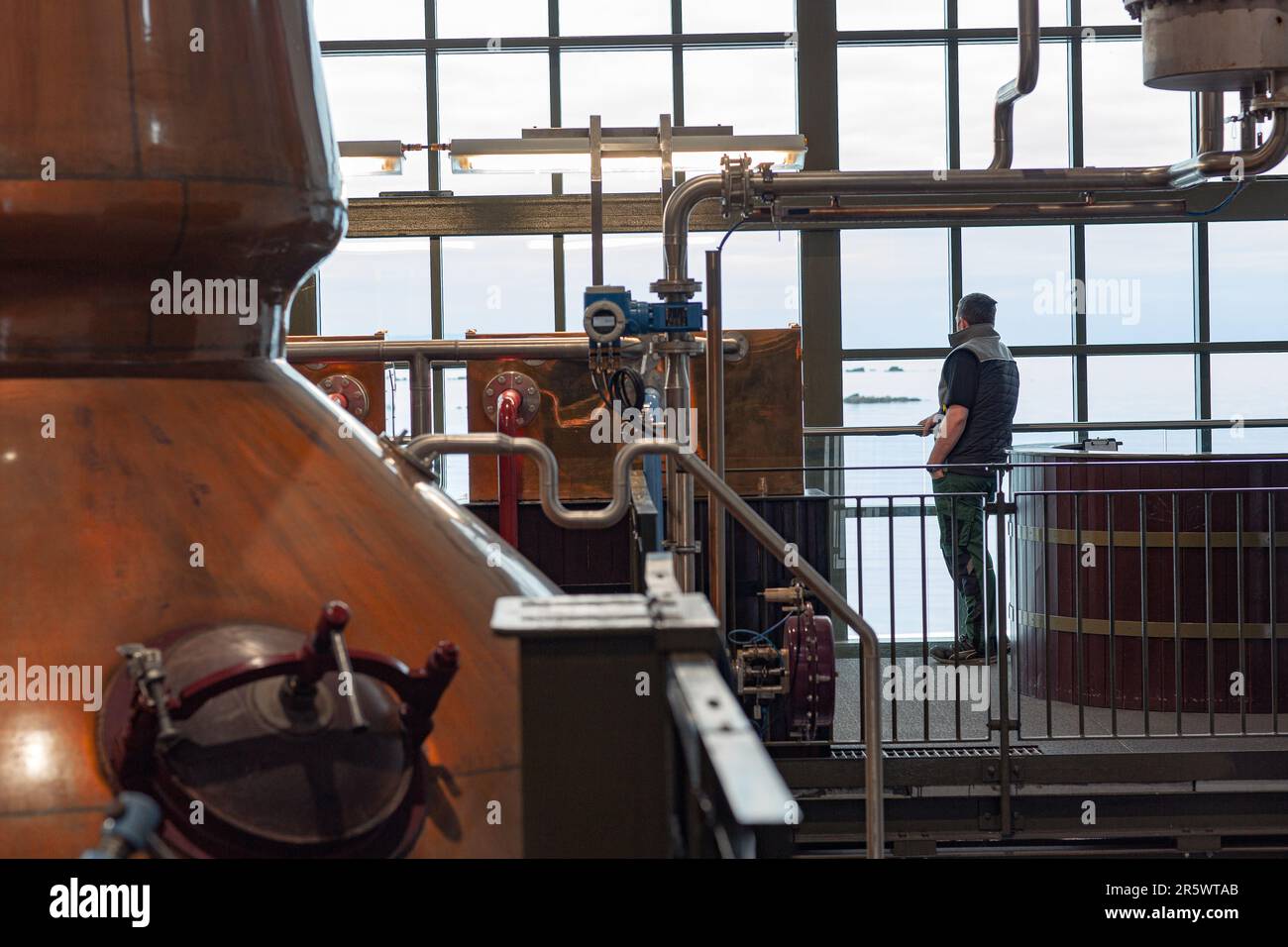 Distillery still room hi-res stock photography and images - Alamy