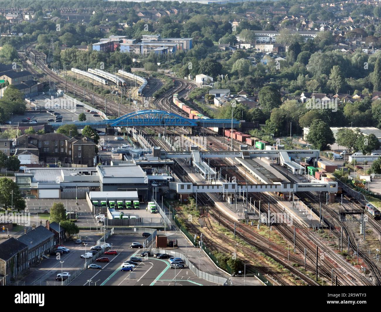 Epsom railway station hi-res stock photography and images - Alamy