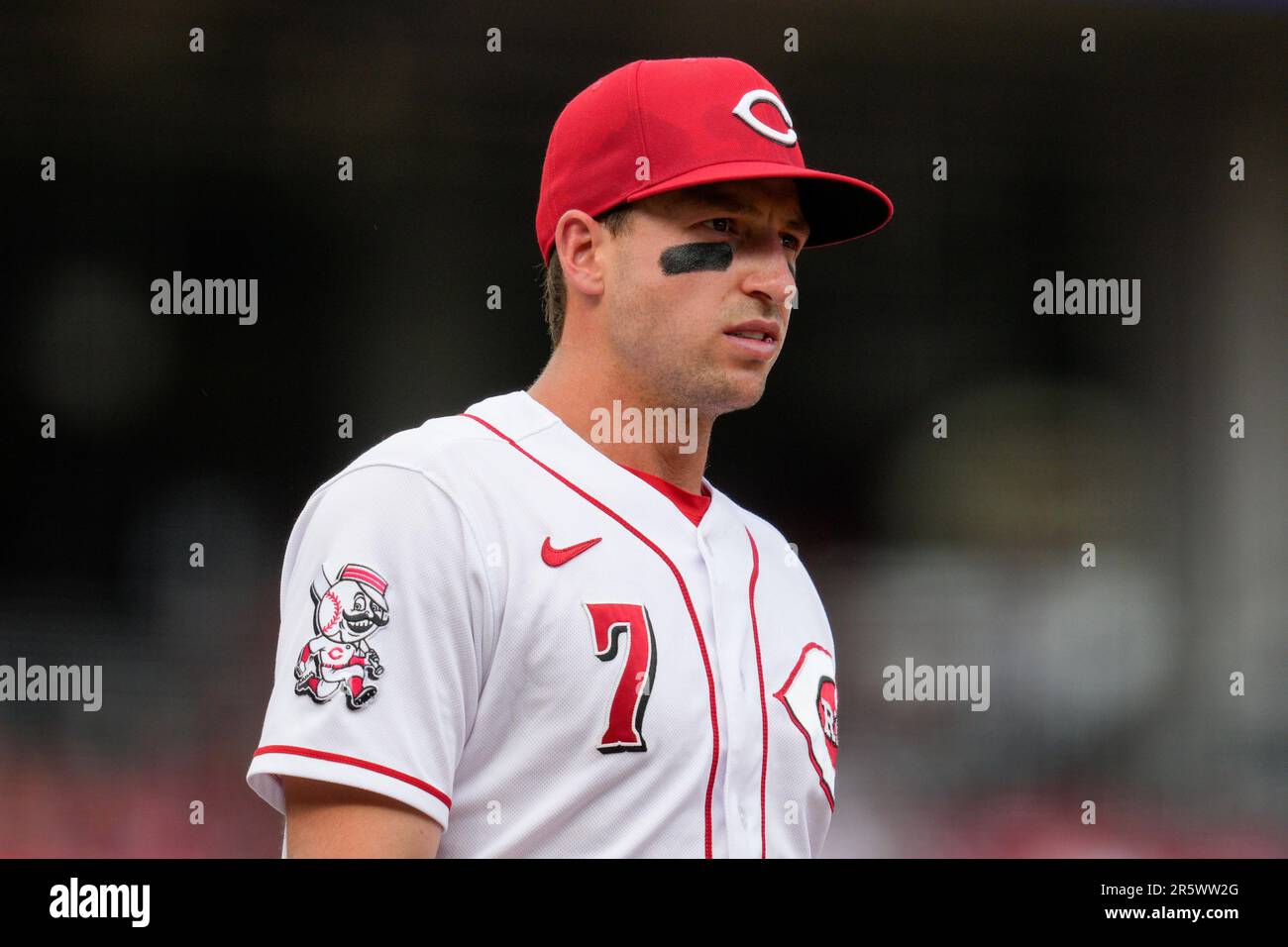 Cincinnati Reds first baseman Spencer Steer (7) plays during a baseball ...