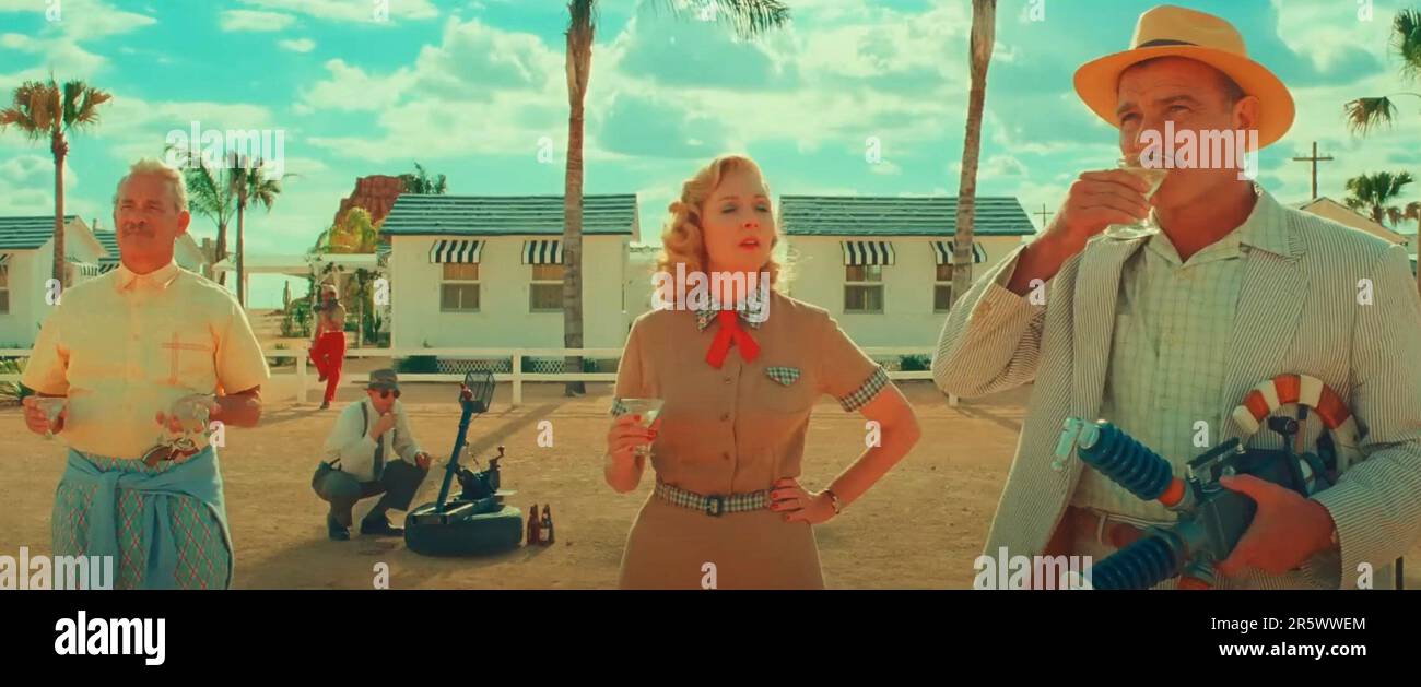 ASTEROID CITY, from left: Tom Hanks, Hope Davis, Liev Schreiber, 2023. © Focus Features ...