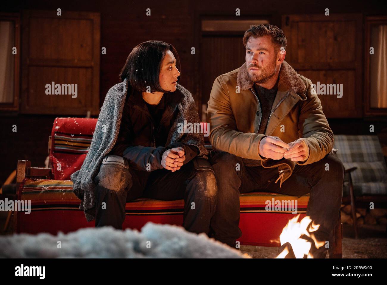 EXTRACTION 2, from left: Golshifteh Farahani, Chris Hemsworth, 2023. ph: Jasin Boland ...