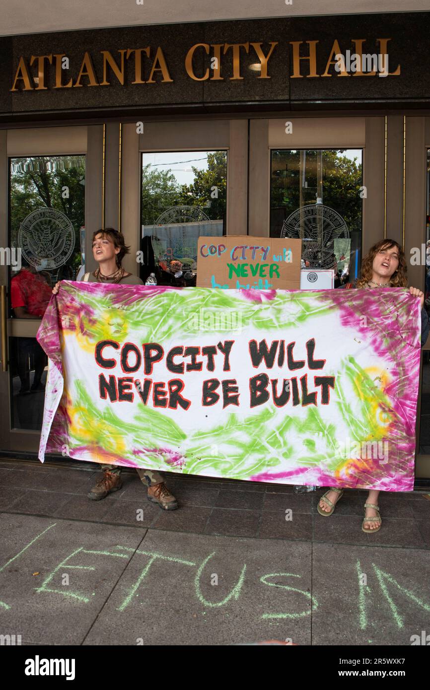 Cop city atlanta hi-res stock photography and images - Alamy