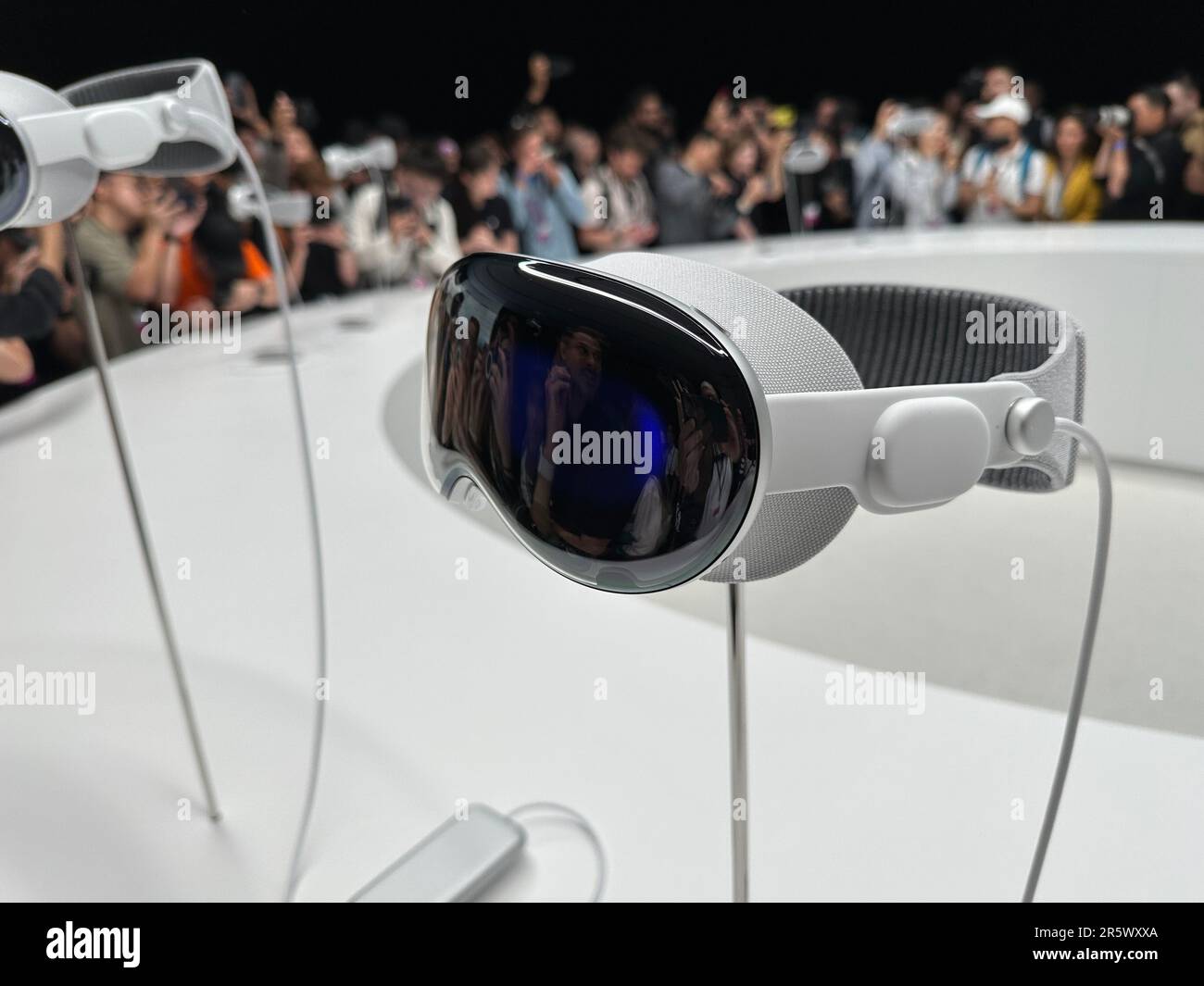Apple vision pro headset hi-res stock photography and images - Alamy