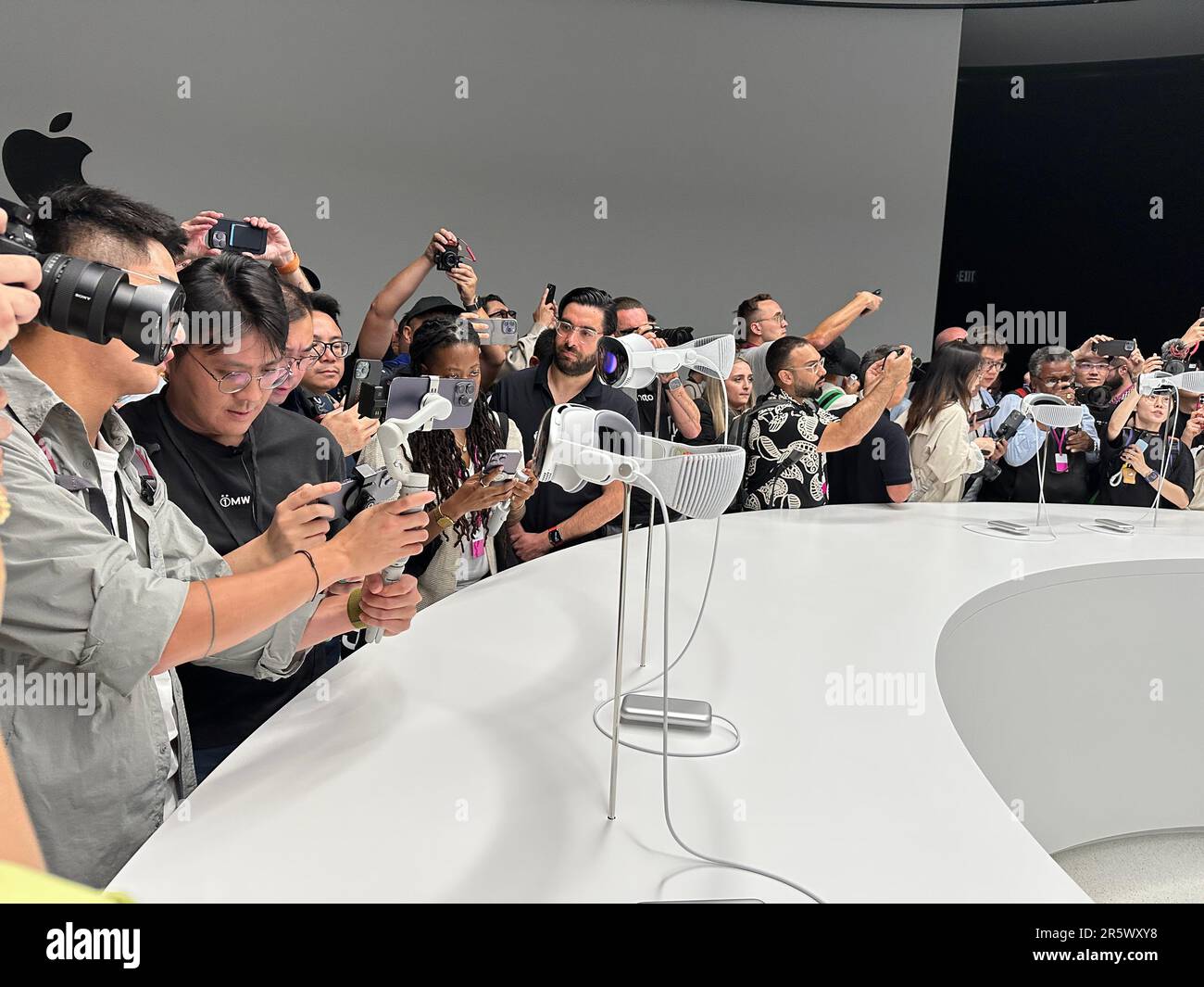 Cupertino, USA. 05th June, 2023. Media representatives and bloggers ...